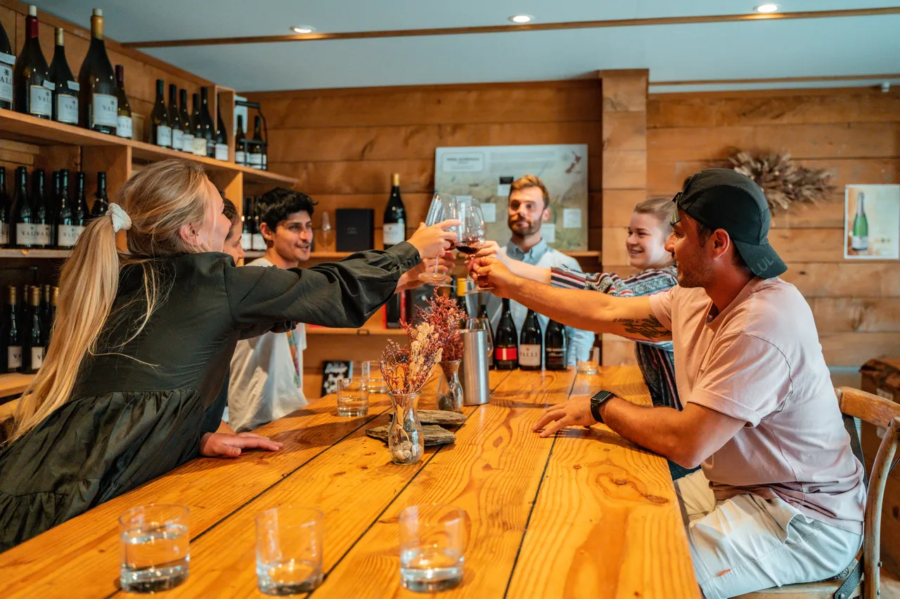 Kinross Winery & Cottages - Wine Tasting